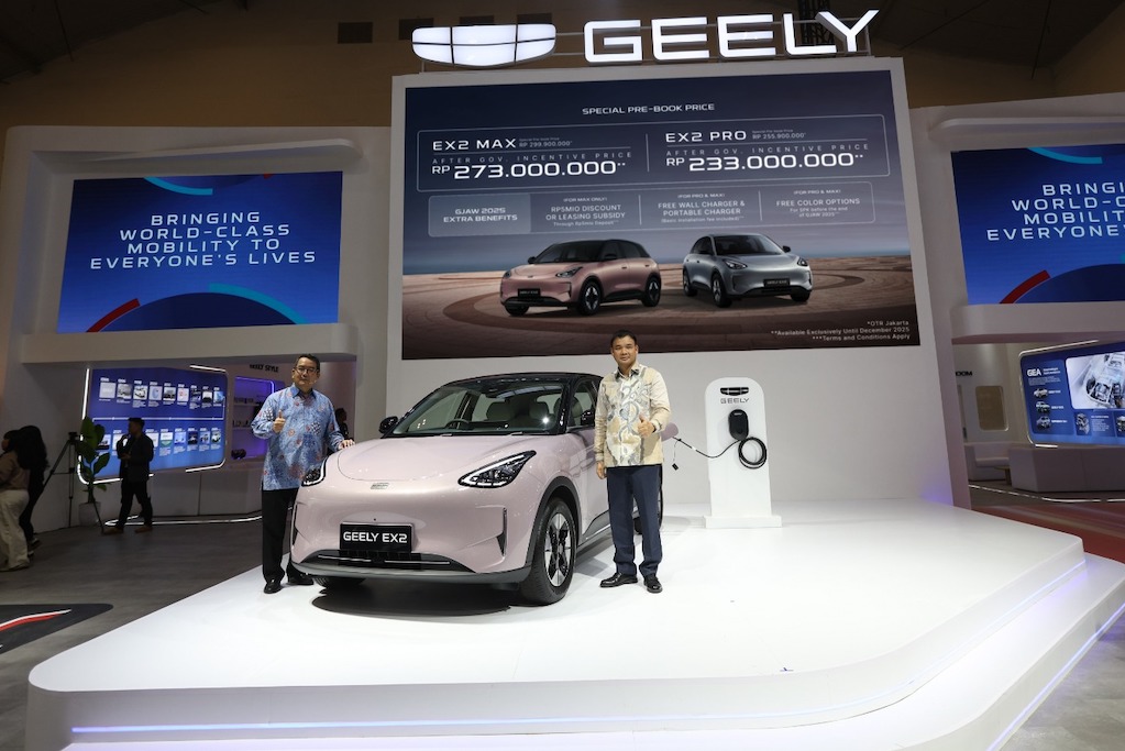 Geely EX2 Harga Pre-Book Spesial Rp 233 Juta di GJAW 2025 - bridgeout